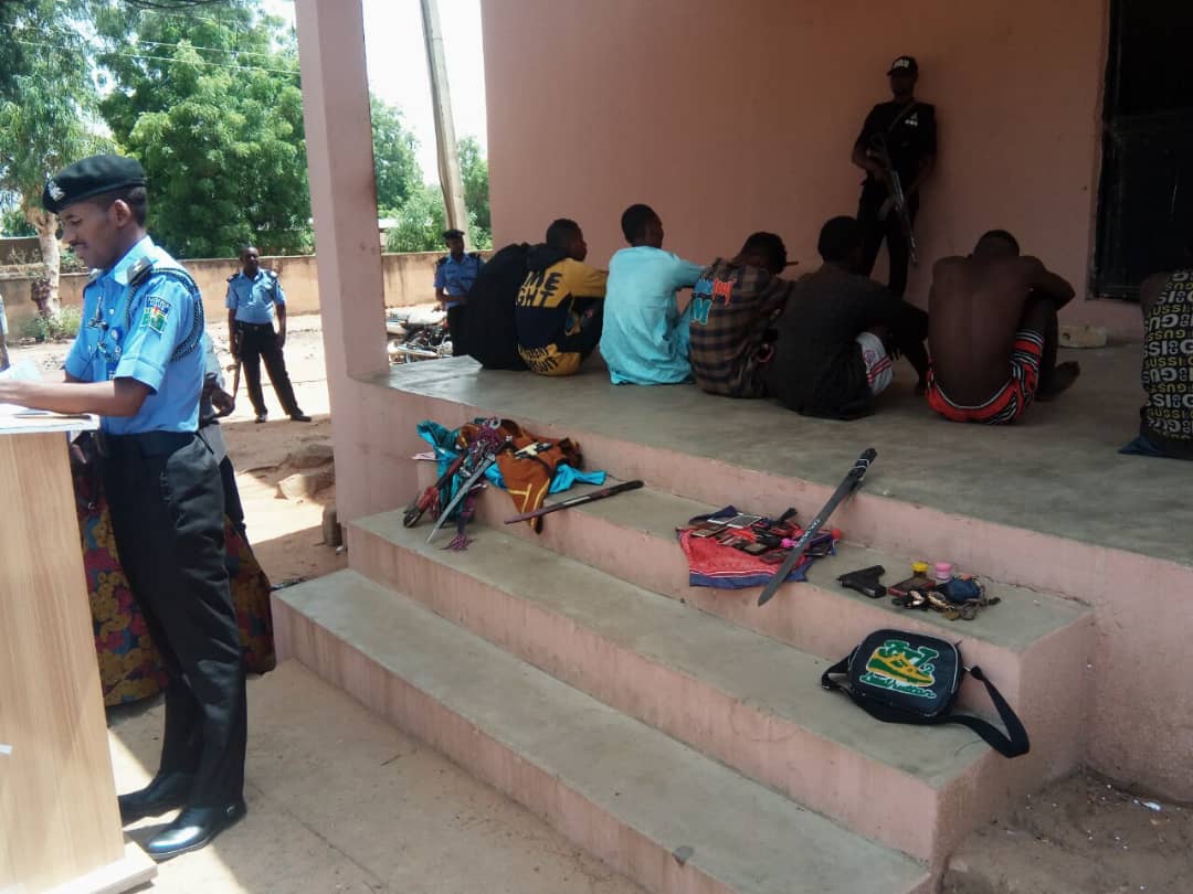Matashi ‘mai garkuwa da mutane’ ya shiga hannu a Gombe - Aminiya Matashi ‘mai garkuwa da mutane’ ya shiga hannu a Gombe - Aminiya